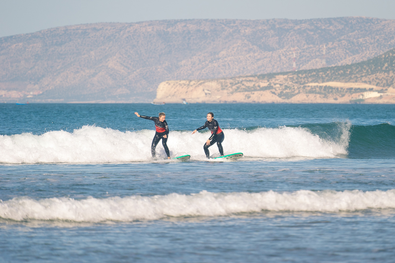 Surfen lernen – Tipps für Anfänger + Surf-Knowhow!